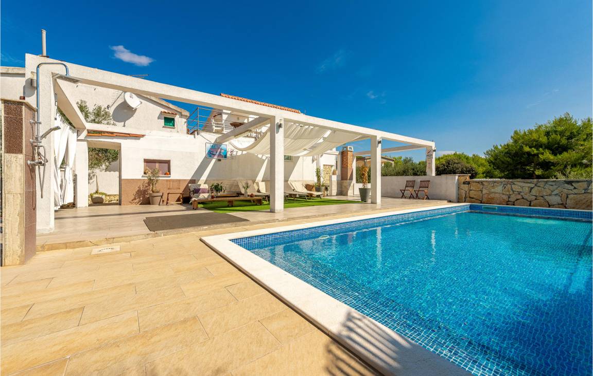 80 M² Apartment ∙ 2 Bedrooms ∙ 4 Guests - Vir