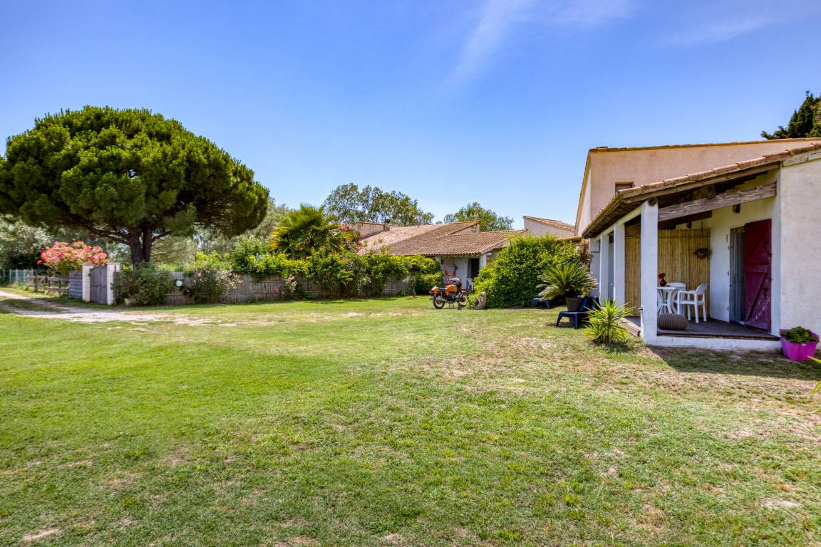 110 M² Maison De Vacances ∙ 2 Chambres ∙ 15 Personnes - Camargue