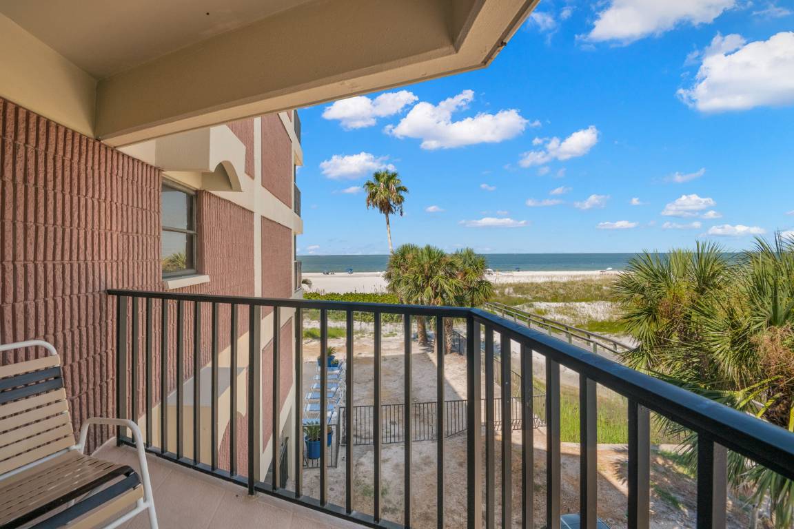 Condo ∙ 1 Bedroom ∙ 4 Guests - St. Pete Beach, FL