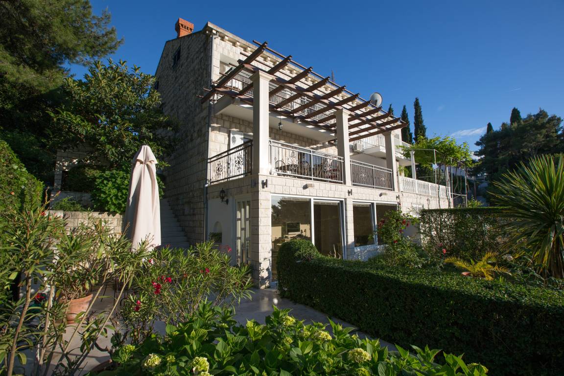 Villa ∙ 5 Bedrooms ∙ 11 Guests - Cavtat