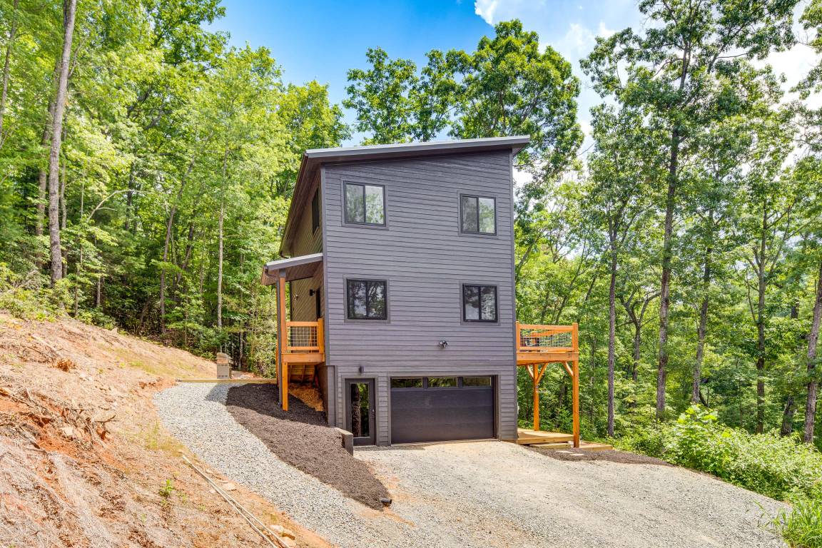 118 M² House ∙ 3 Bedrooms ∙ 6 Guests - Hendersonville, NC
