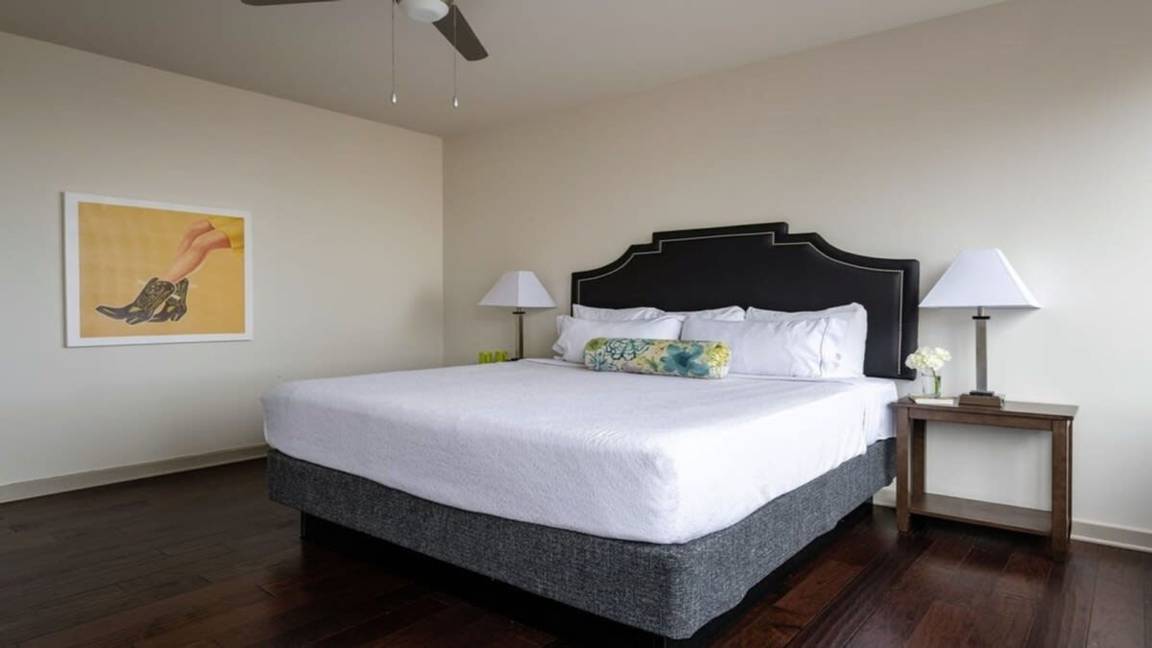 Apartment ∙ 1 Bedroom ∙ 4 Guests - Design District - Dallas