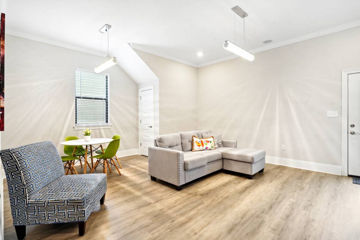 251 M² House ∙ 3 Bedrooms ∙ 6 Guests - New Orleans Jazz & Heritage Festival