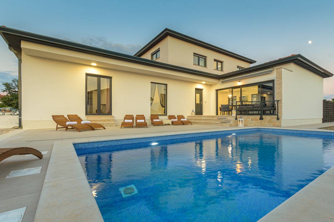 160 M² Villa ∙ 4 Schlafzimmer ∙ 8 Gäste - Izola