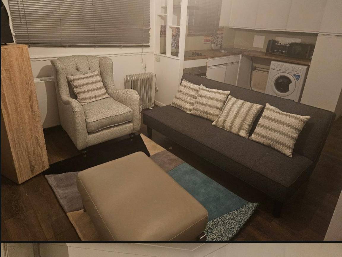 40 M² House ∙ 1 Bedroom ∙ 4 Guests - Brentwood