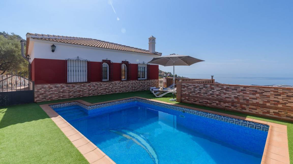 90 M² House ∙ 3 Bedrooms ∙ 5 Guests - Torrox