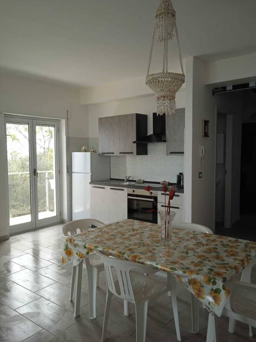 80 M² Apartamento ∙ 2 Habitaciones ∙ 5 Huéspedes - Roseto Capo Spulico