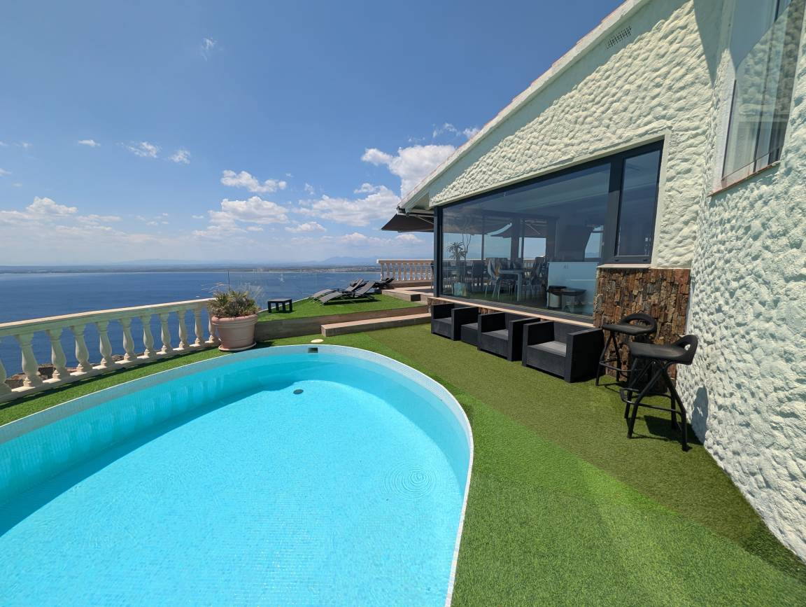 149 M² Casa ∙ 3 Habitaciones ∙ 6 Huéspedes - Rosas
