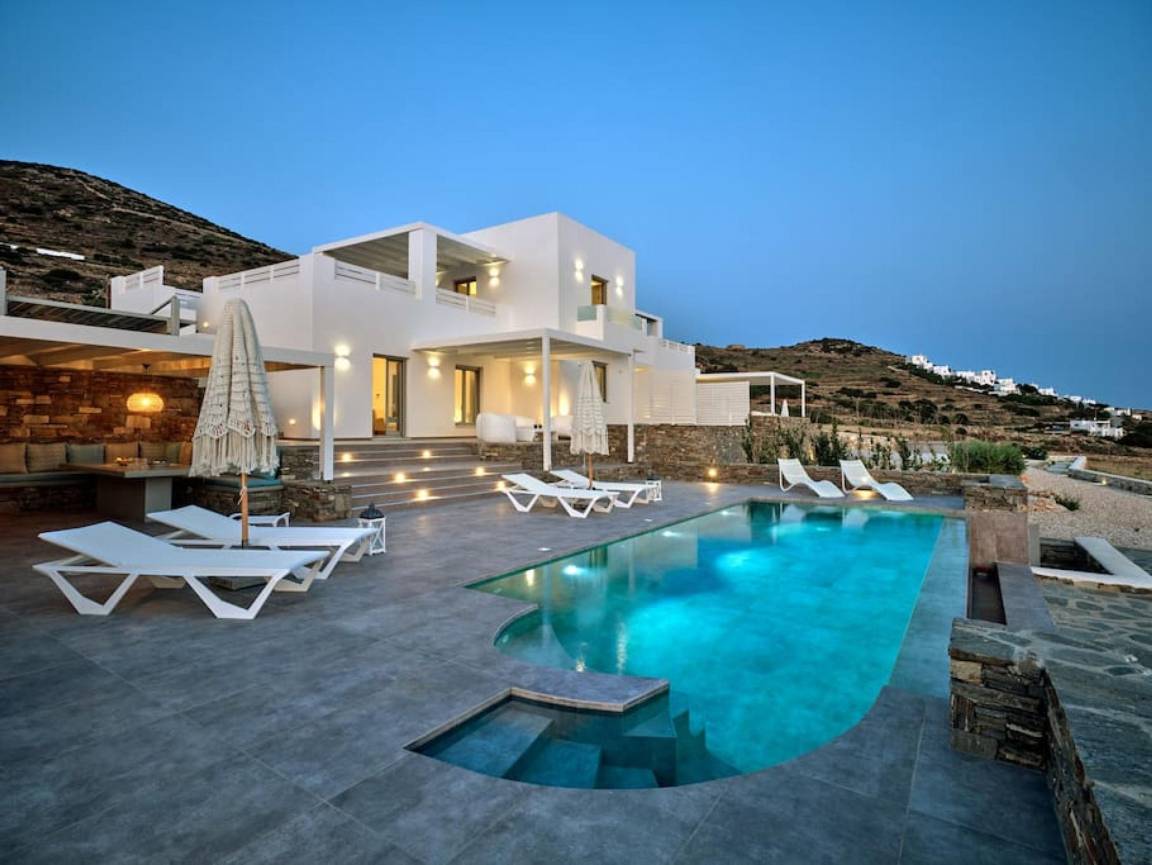 227 M² Apartment ∙ 4 Bedrooms ∙ 8 Guests - Paros