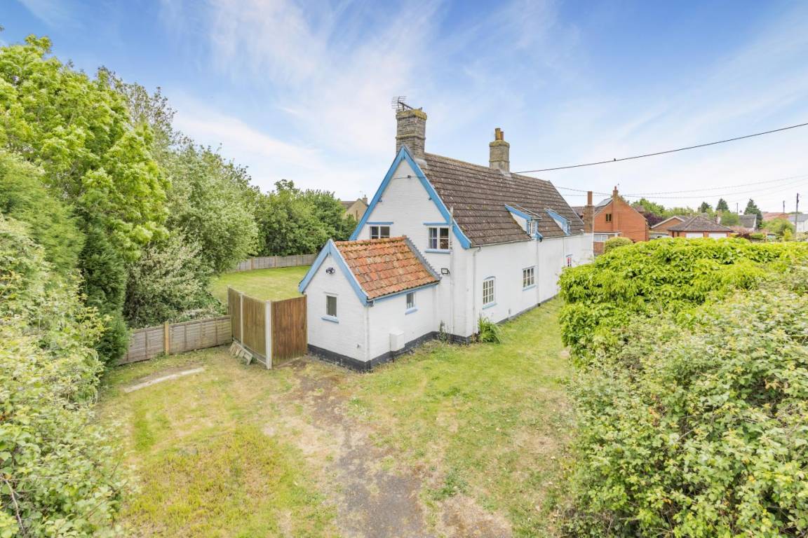 Cottage ∙ 3 Bedrooms ∙ 4 Guests - Stowmarket