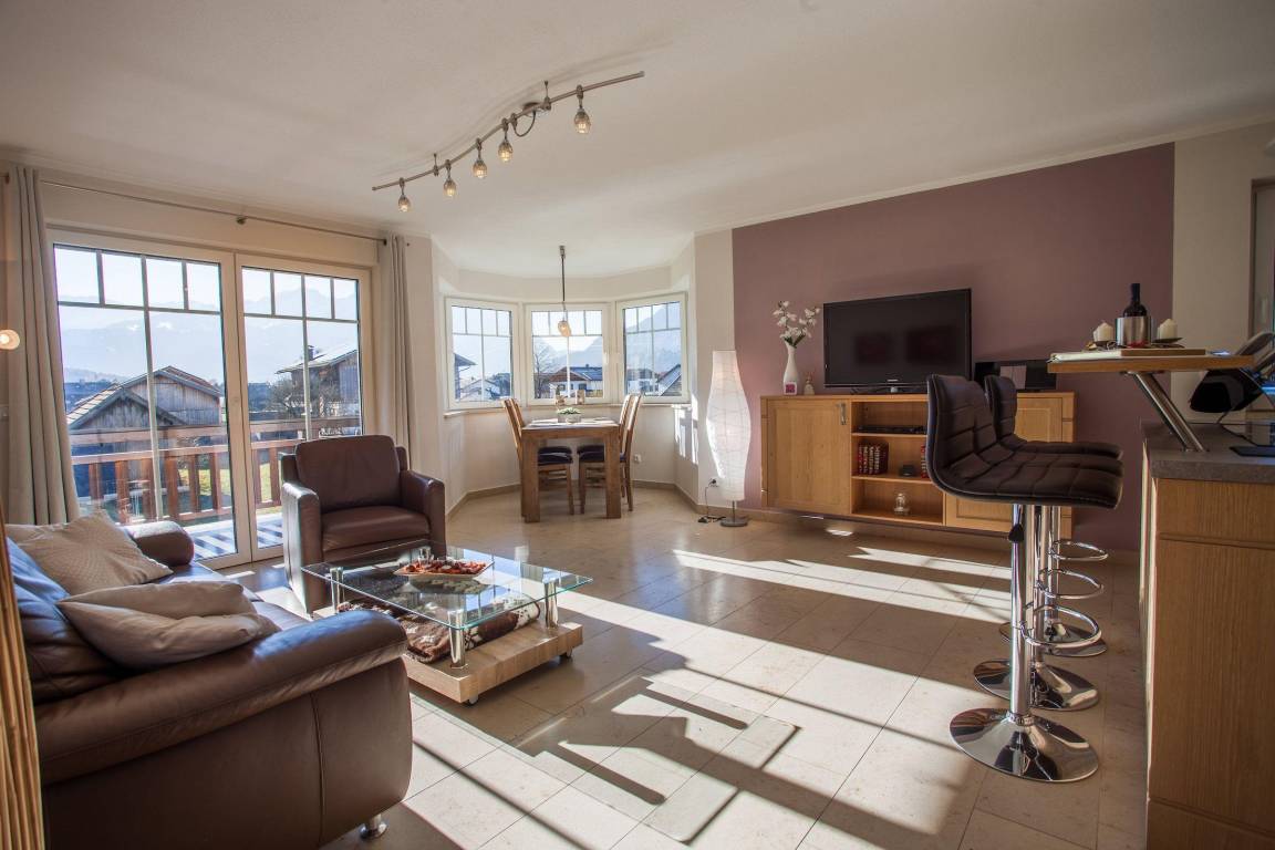65 M² Huoneisto ∙ 2 Makuuhuonetta ∙ 4 Vierasta - Grainau