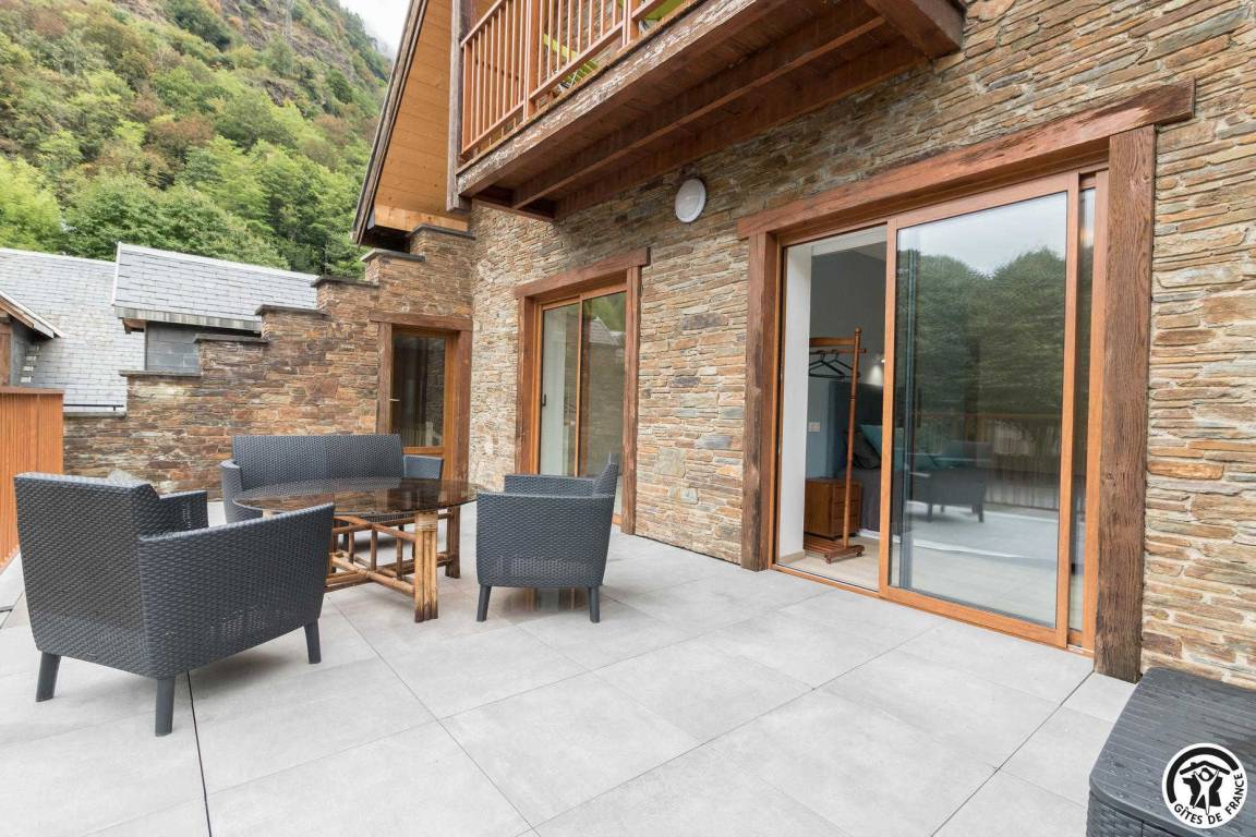 240 M² Gîte ∙ 6 Habitaciones ∙ 15 Huéspedes - Bagnères-de-Luchon