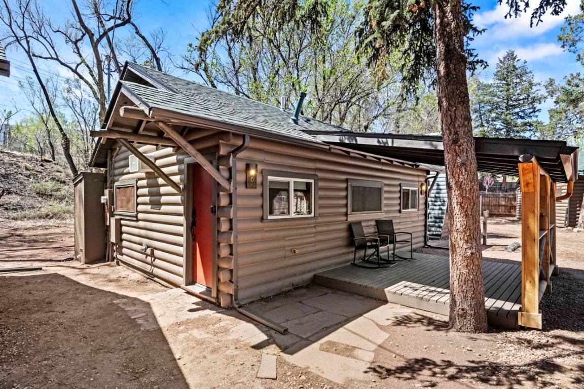 House ∙ 1 Bedroom ∙ 2 Guests - Colorado Springs, CO
