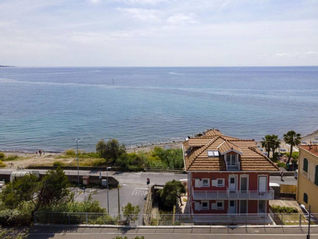 100 M² House ∙ 2 Bedrooms ∙ 4 Guests - Sanremo