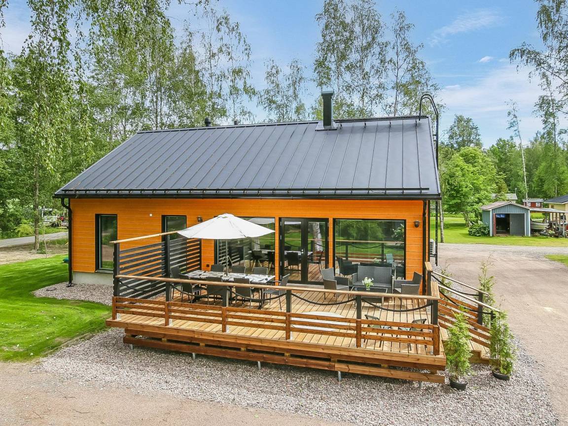 85 M² Talo ∙ 2 Makuuhuonetta ∙ 12 Vierasta - Säkylä