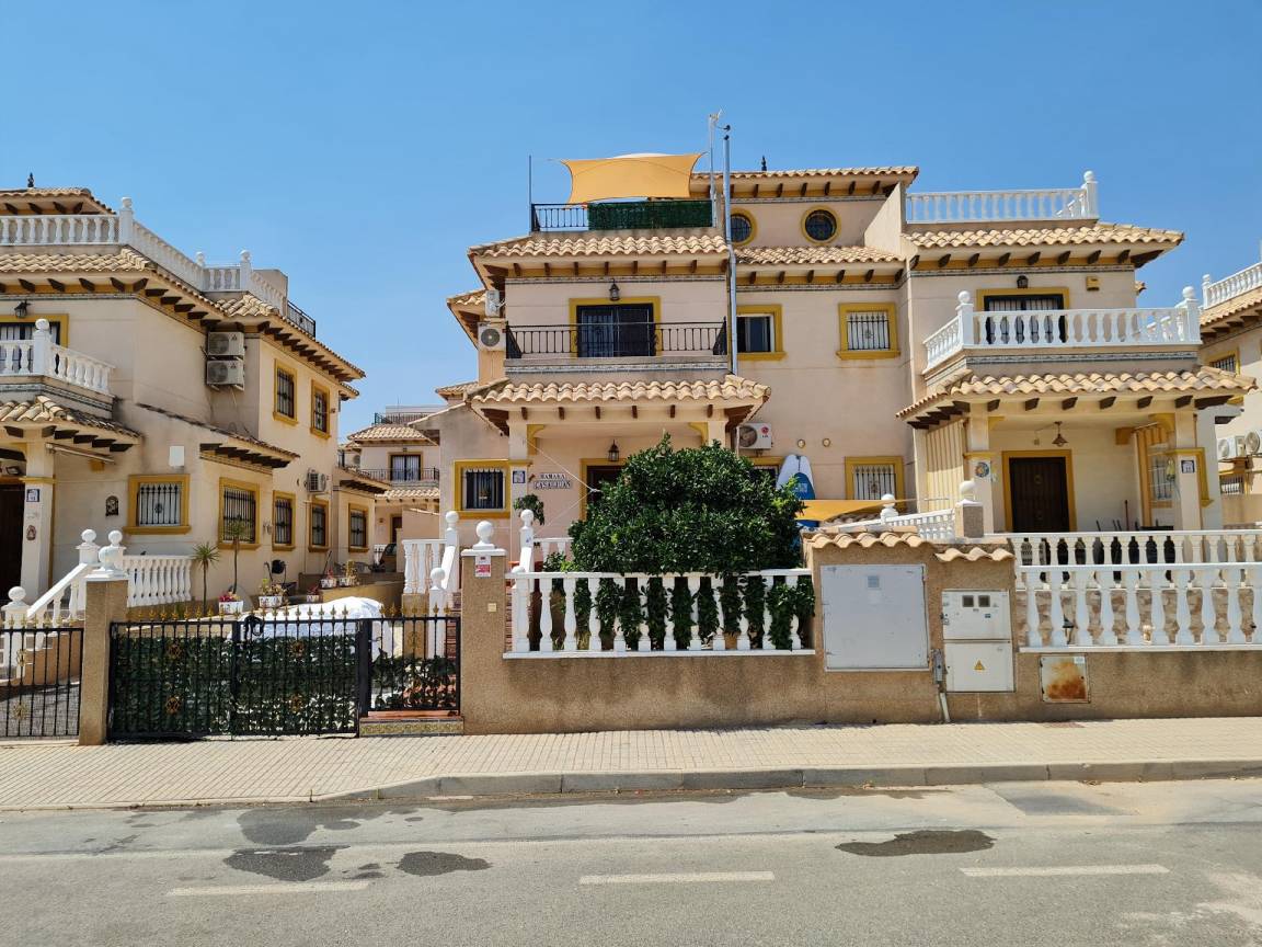 95 M² House ∙ 2 Bedrooms ∙ 4 Guests - La Zenia