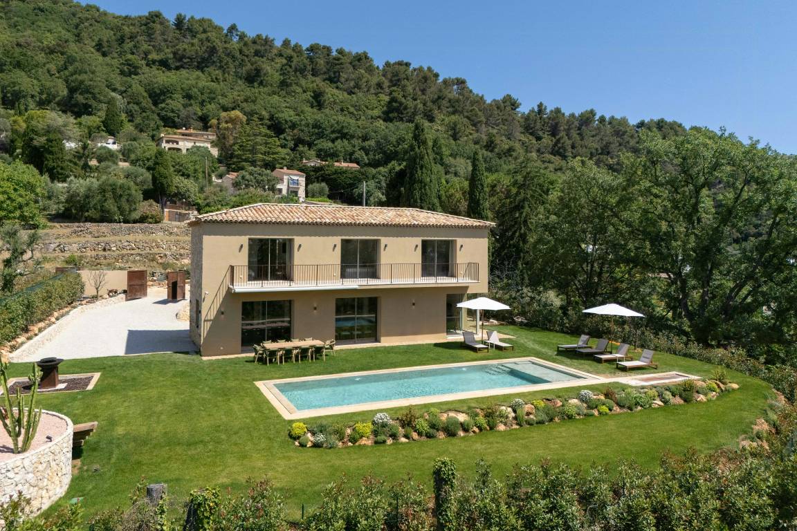 203 M² House ∙ 5 Bedrooms ∙ 10 Guests - Nice