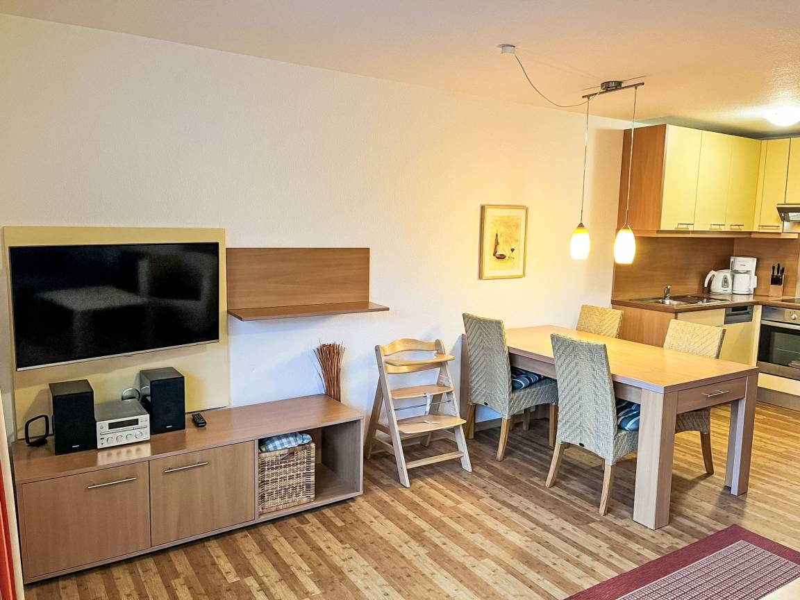 70 M² Ferienhaus ∙ 1 Schlafzimmer ∙ 6 Gäste - Nordenham