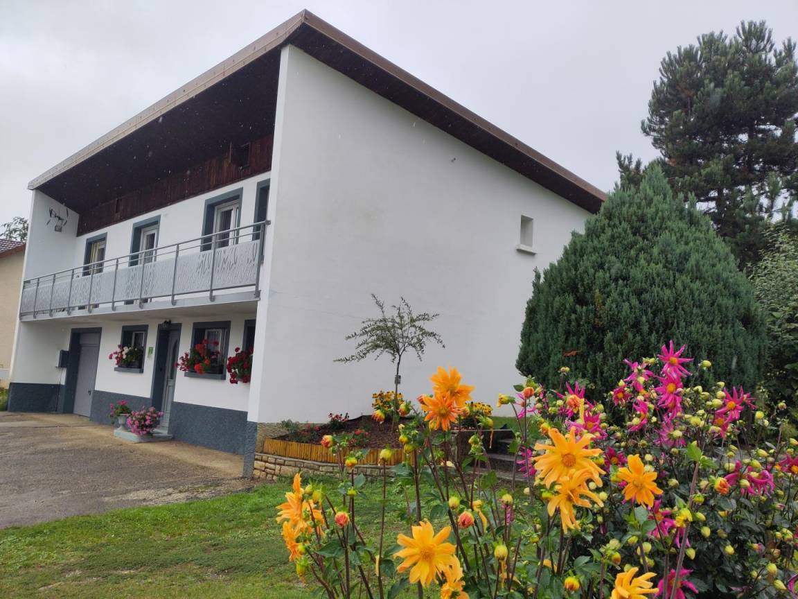 97 M² Gîte ∙ 3 Chambres ∙ 6 Personnes - Doubs