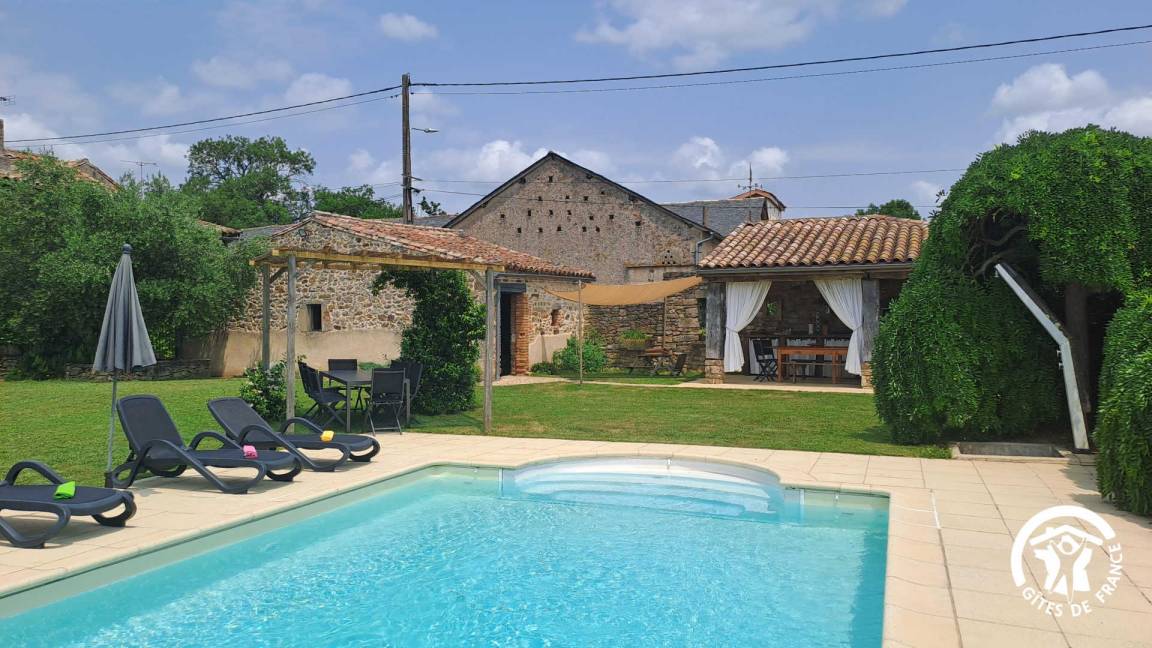 280 M² Gîte ∙ 5 Habitaciones ∙ 12 Huéspedes - Najac