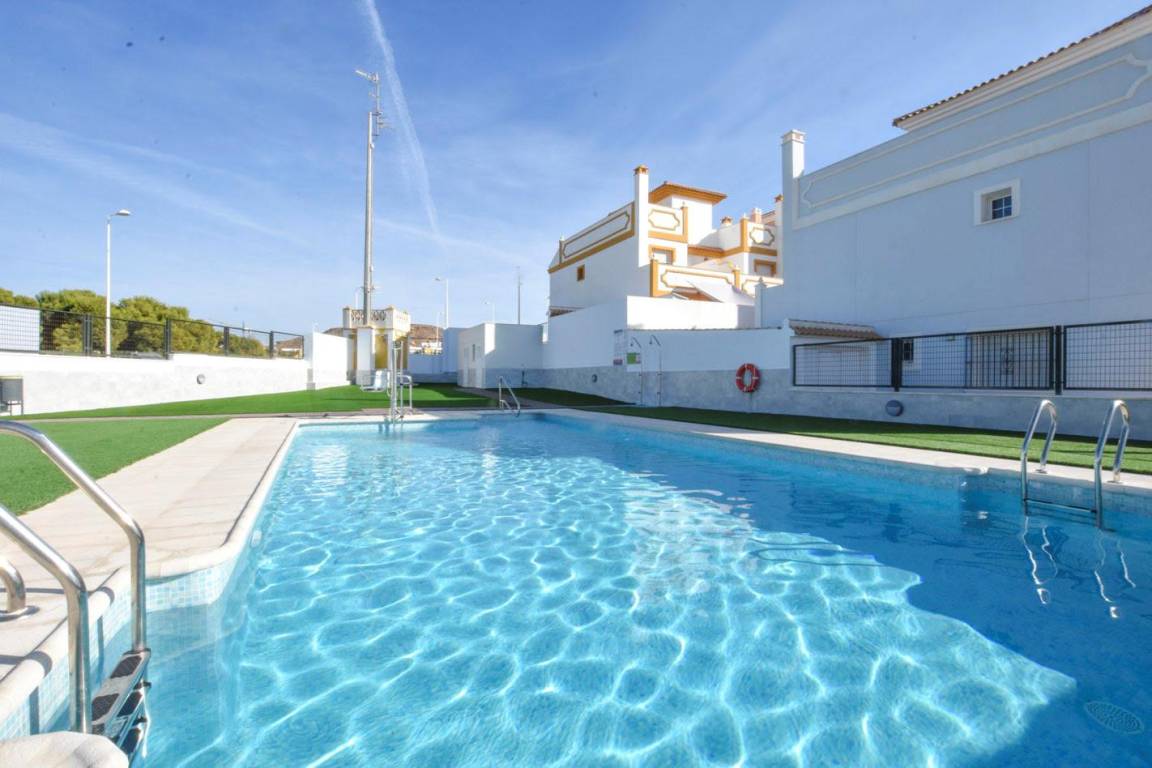 75 M² Hotelli ∙ 2 Makuuhuonetta ∙ 4 Vierasta - Águilas