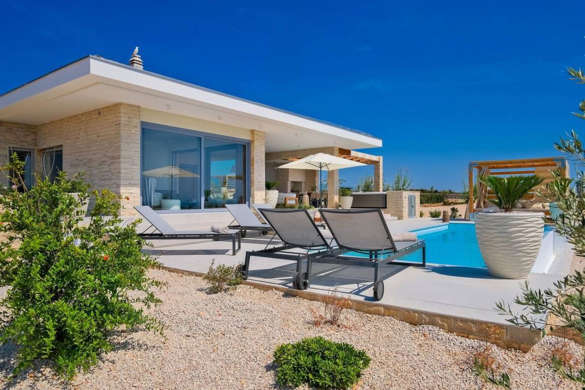 230 M² Villa ∙ 4 Schlafzimmer ∙ 7 Gäste - Novalja