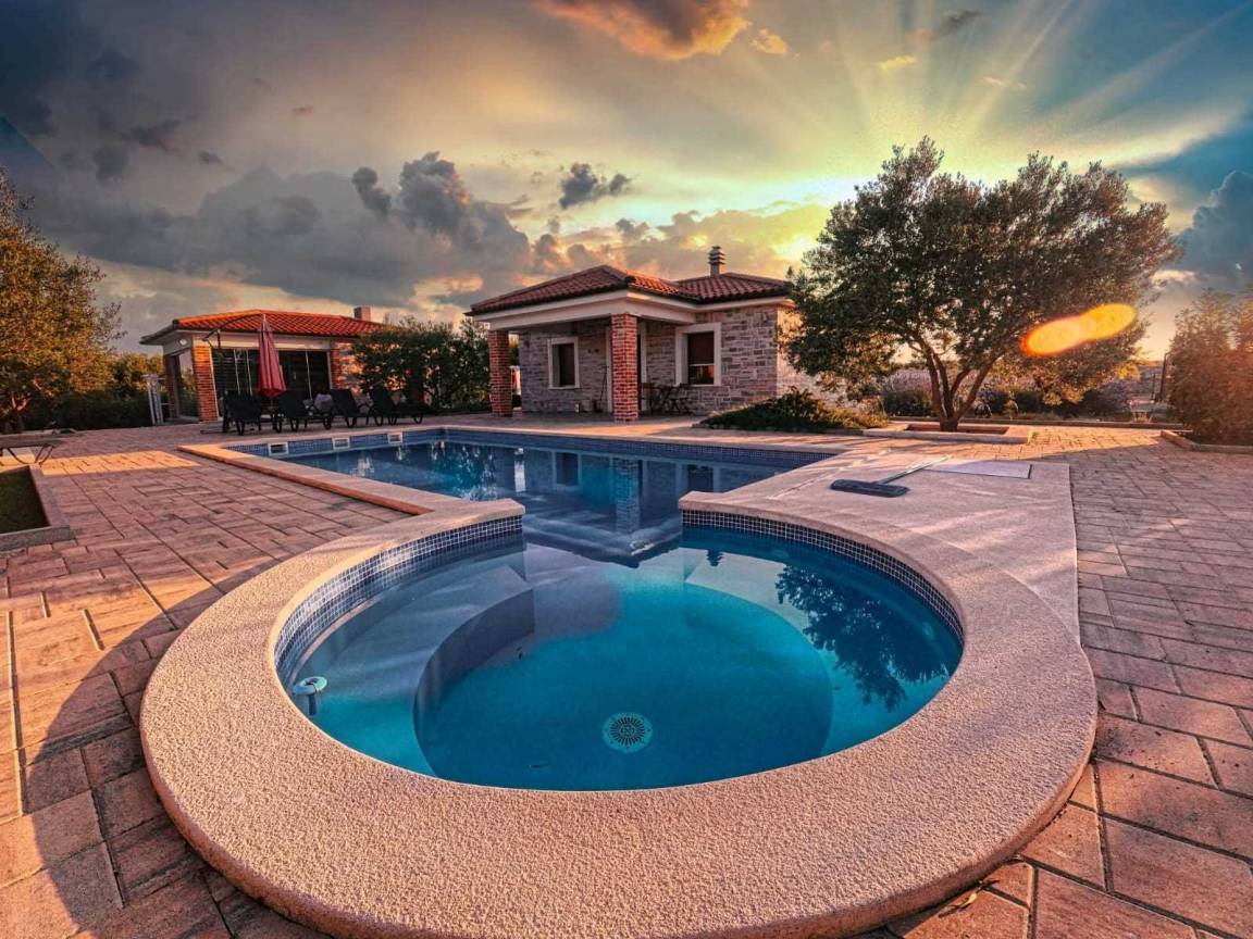 70 M² House ∙ 2 Bedrooms ∙ 6 Guests - Tisno