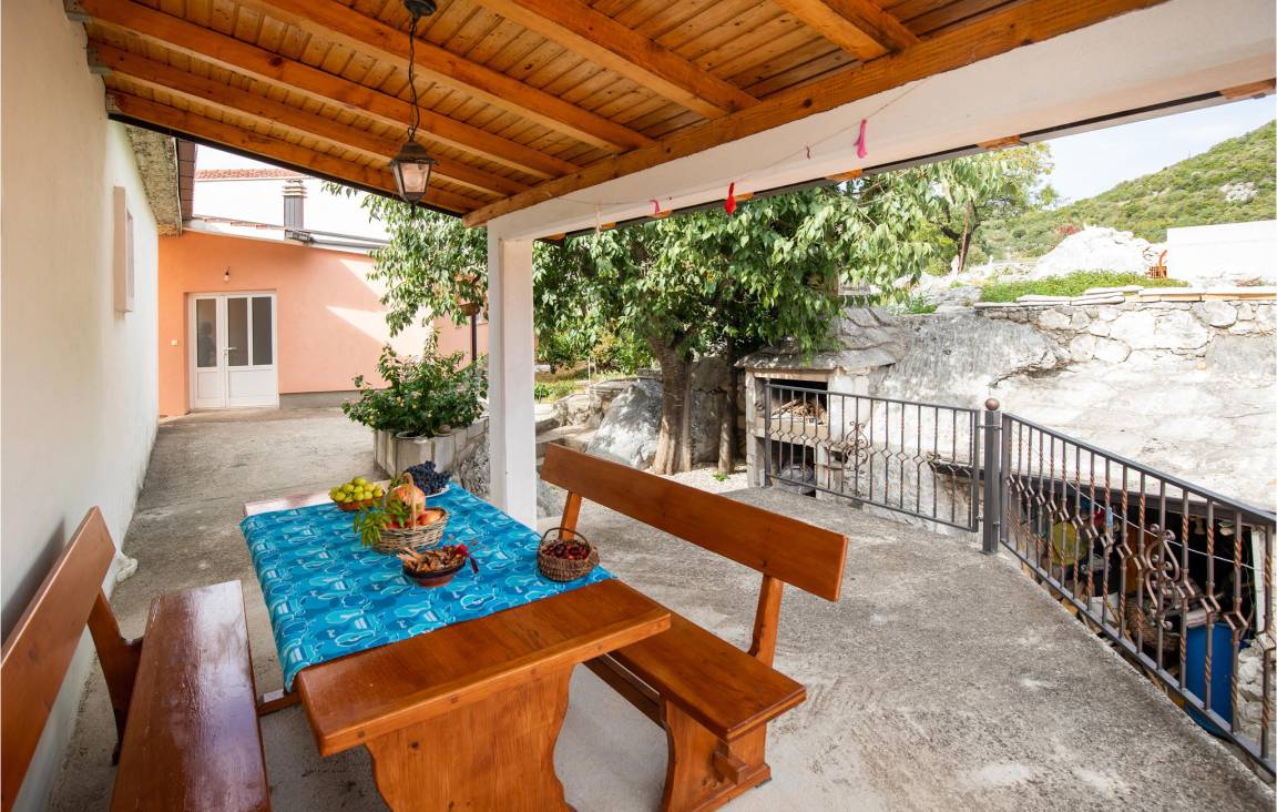 100 M² House ∙ 2 Bedrooms ∙ 4 Guests - Ploče
