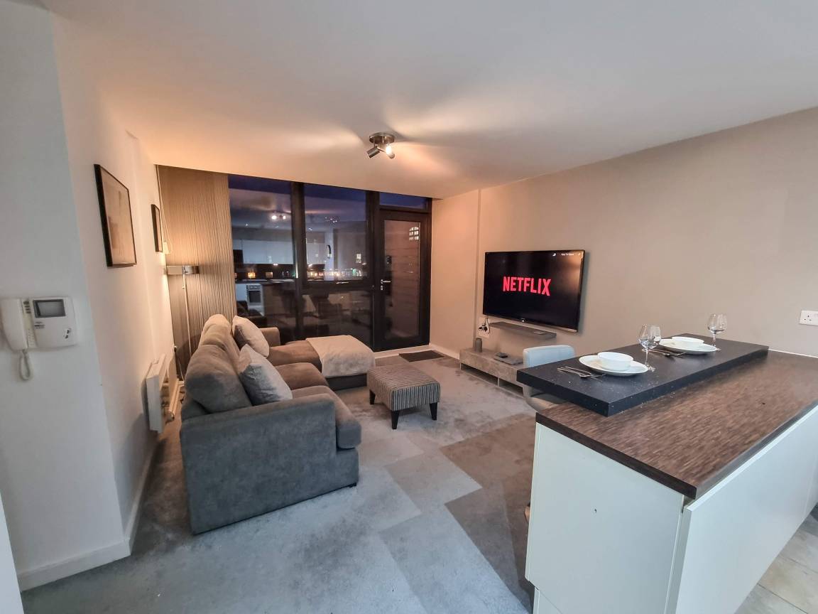 80 M² Apartment ∙ 2 Bedrooms ∙ 4 Guests - Manchester