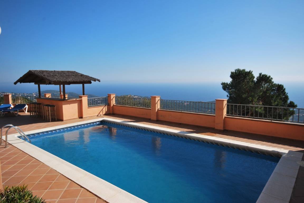 240 M² Villa ∙ 4 Schlafzimmer ∙ 8 Gäste - Blanes
