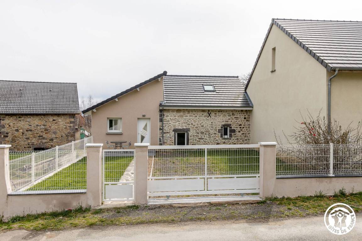 Gîte ∙ 3 Chambres ∙ 6 Personnes - Riom