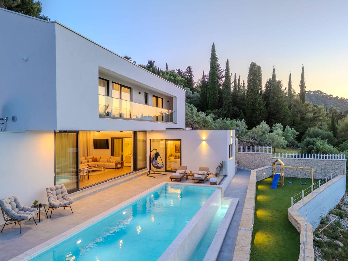 300 M² Villa ∙ 4 Slaapkamers ∙ 8 Gasten - Zadar