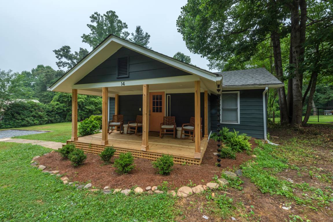 128 M² House ∙ 4 Bedrooms ∙ 10 Guests - Black Mountain, NC