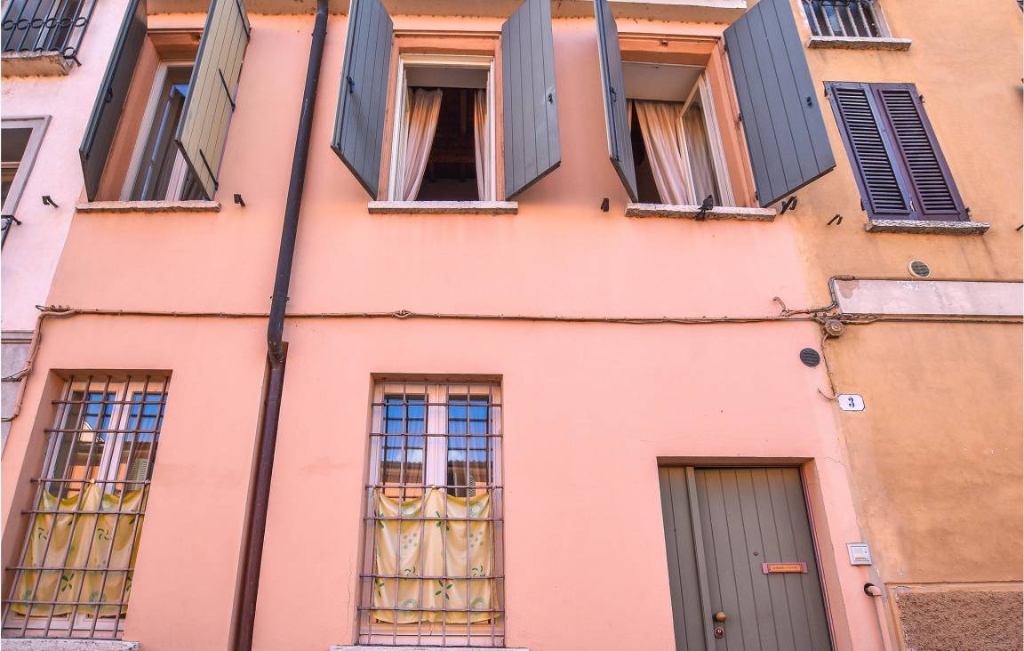 150 M² Apartment ∙ 4 Bedrooms ∙ 8 Guests - Mantua