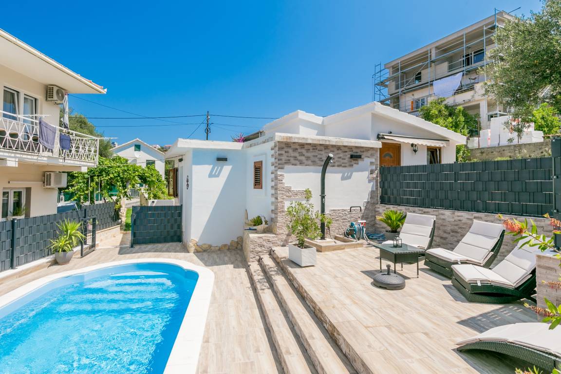 51 M² Ferienhaus ∙ 2 Schlafzimmer ∙ 5 Gäste - Trogir