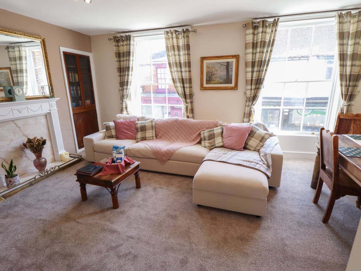 Cottage ∙ 2 Bedrooms ∙ 4 Guests - Lincoln