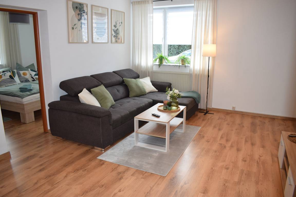 75 M² Ferienwohnung ∙ 2 Schlafzimmer ∙ 3 Gäste - Weißenfels