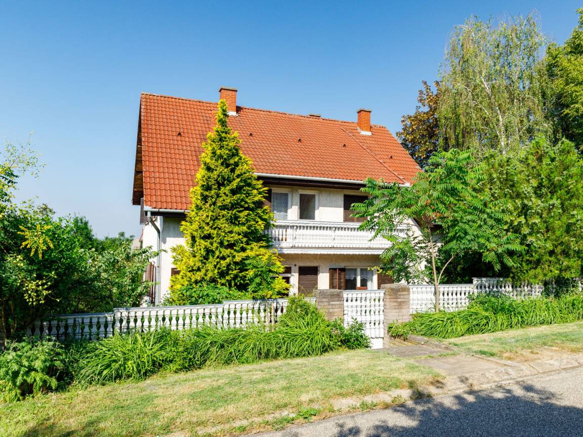200 M² House ∙ 6 Bedrooms ∙ 12 Guests - Balatonboglár
