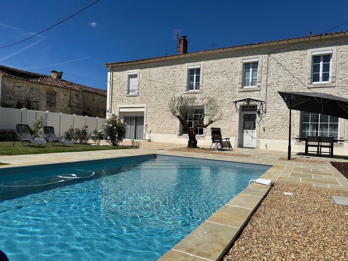 160 M² Maison De Vacances ∙ 4 Chambres ∙ 8 Personnes - Fontenay-le-Comte