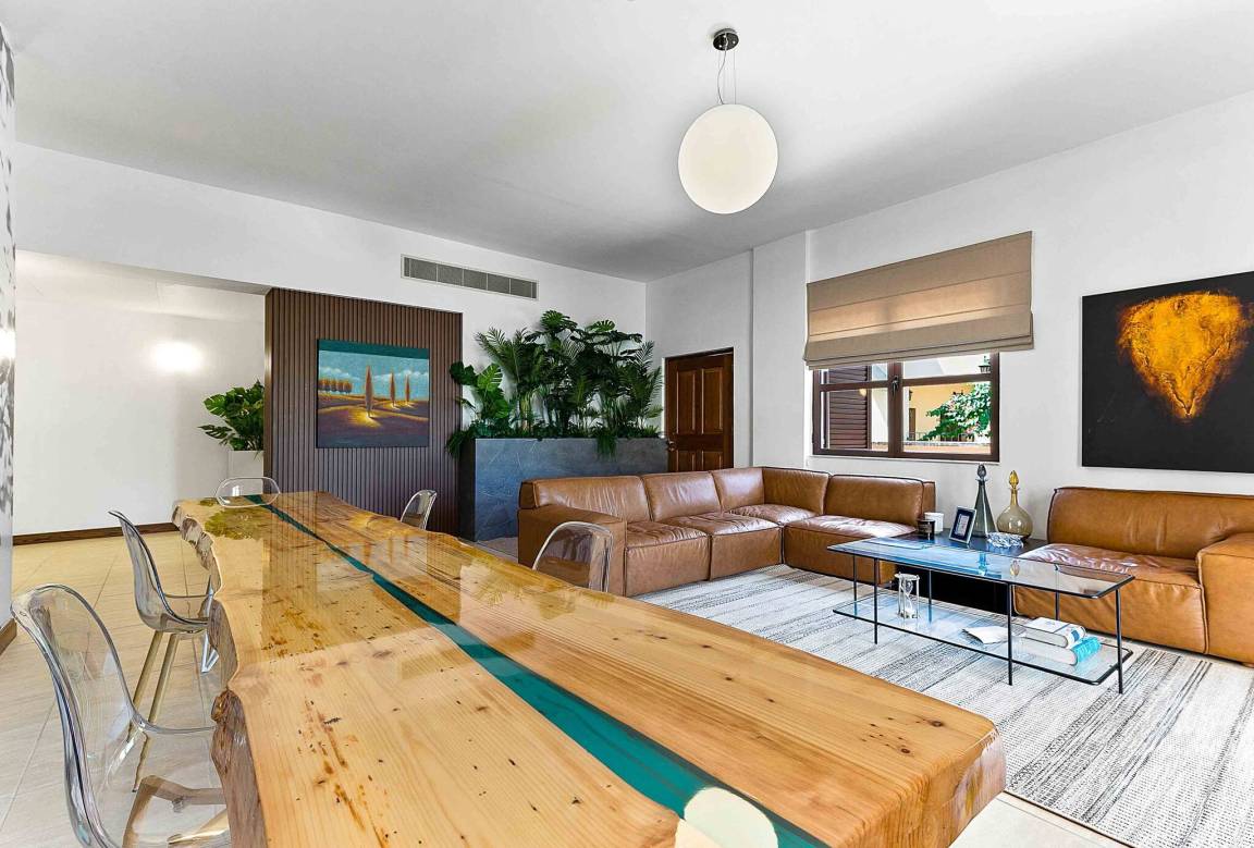 131 M² Apartment ∙ 2 Bedrooms ∙ 4 Guests - Писсури