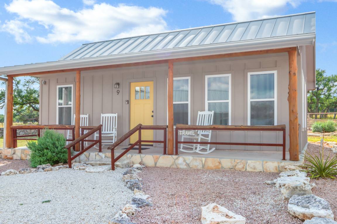 57 M² Cabin ∙ 2 Bedrooms ∙ 5 Guests - Wimberley, TX