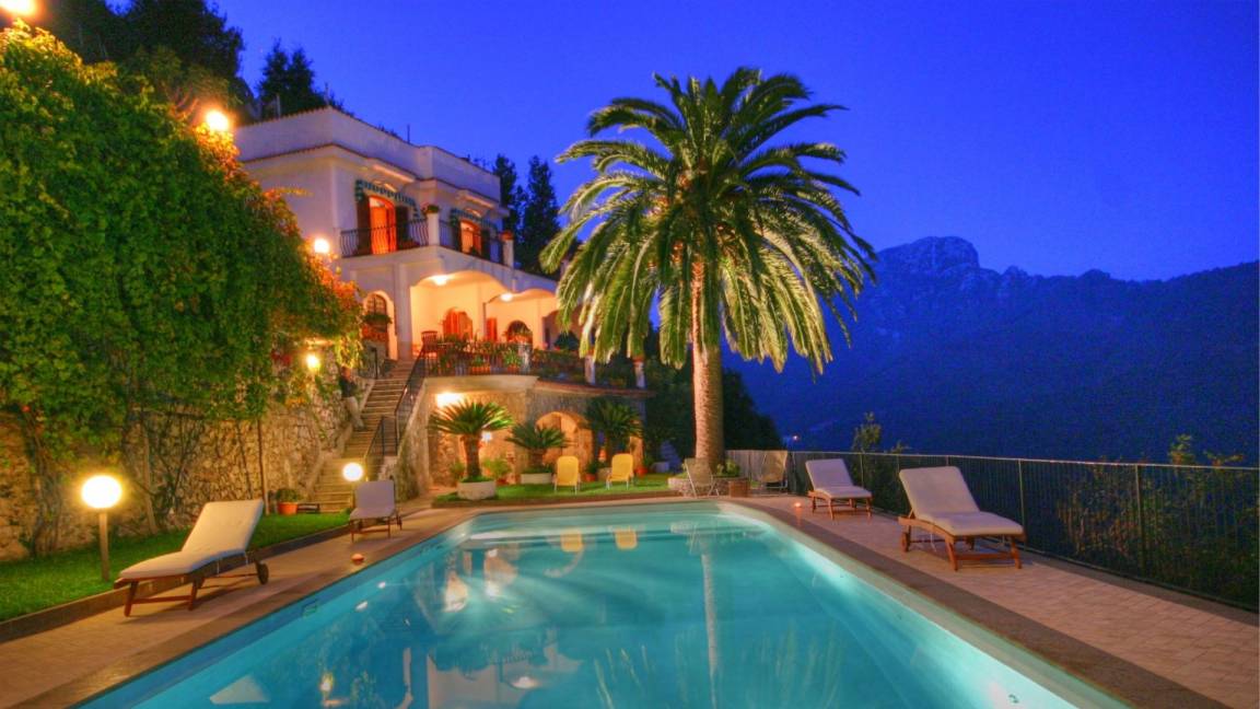 500 M² Villa ∙ 5 Bedrooms ∙ 10 Guests - Amalfi
