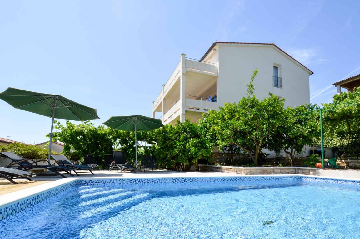 40 M² Apartamento ∙ 1 Habitación ∙ 4 Huéspedes - Pula