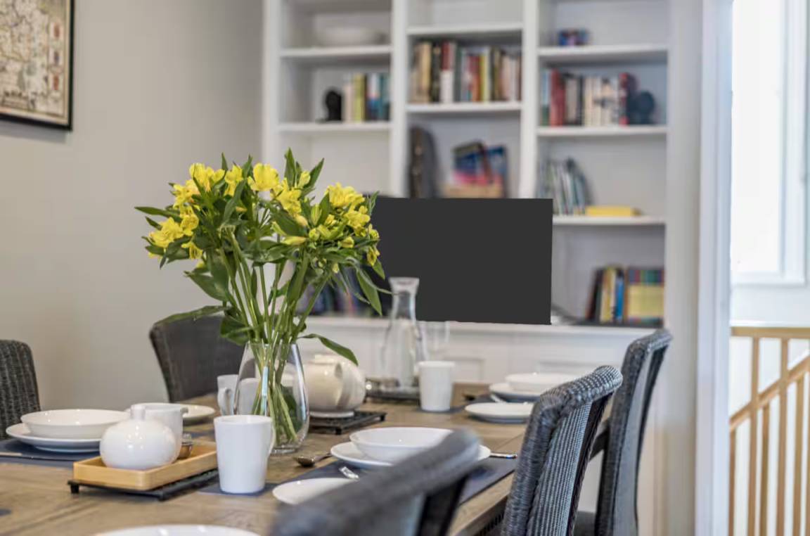 93 M² House ∙ 3 Bedrooms ∙ 6 Guests - Guildford