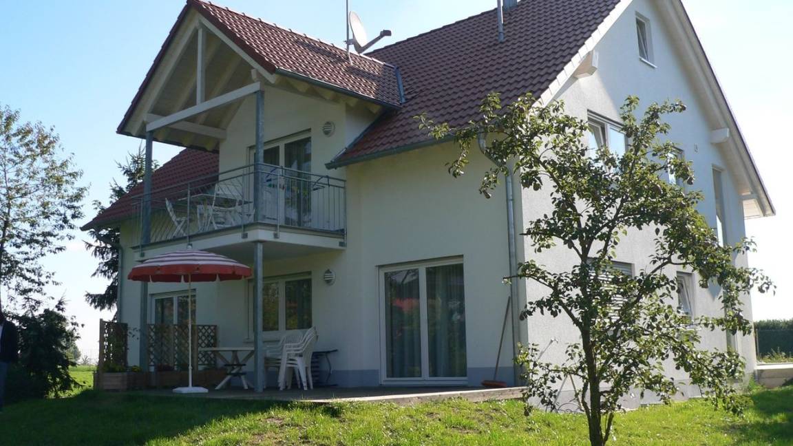90 M² Ferienwohnung ∙ 2 Schlafzimmer ∙ 5 Gäste - Blaubeuren