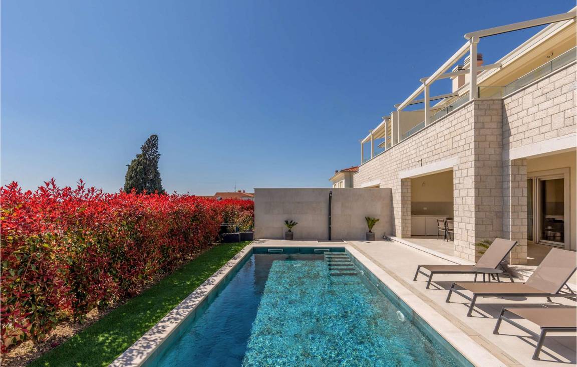 208 M² House ∙ 3 Bedrooms ∙ 8 Guests - Porec