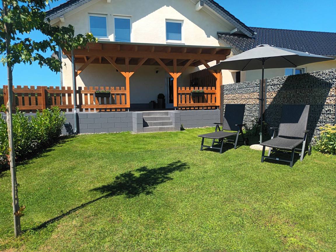 100 M² Ferienwohnung ∙ 1 Schlafzimmer ∙ 2 Gäste - Bad Münstereifel