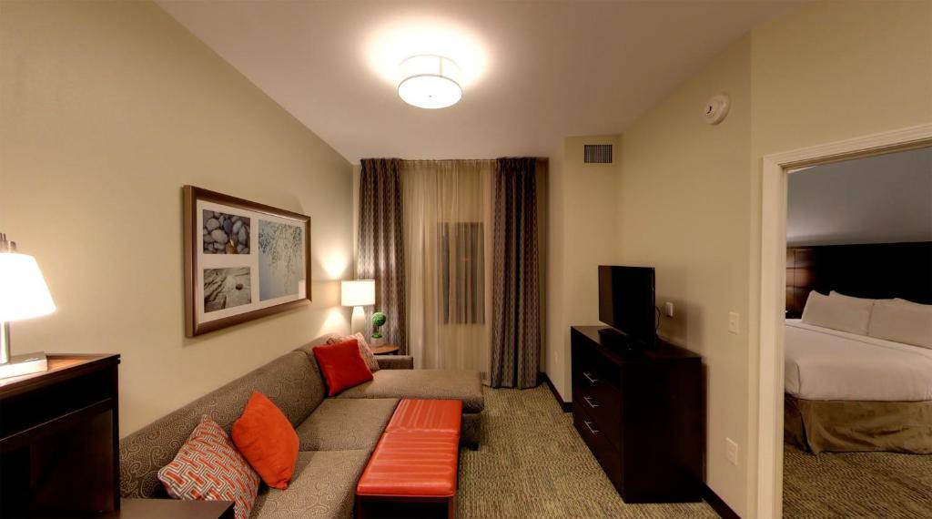 Condo ∙ 1 Bedroom ∙ 2 Guests - Ann Arbor, MI