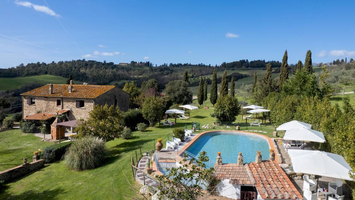 225 M² Villa ∙ 6 Bedrooms ∙ 12 Guests - Volterra