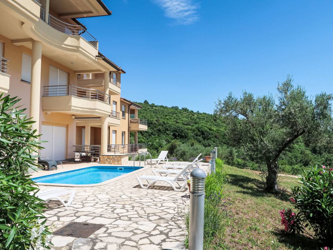 60 M² Apartment ∙ 2 Bedrooms ∙ 6 Guests - Labin